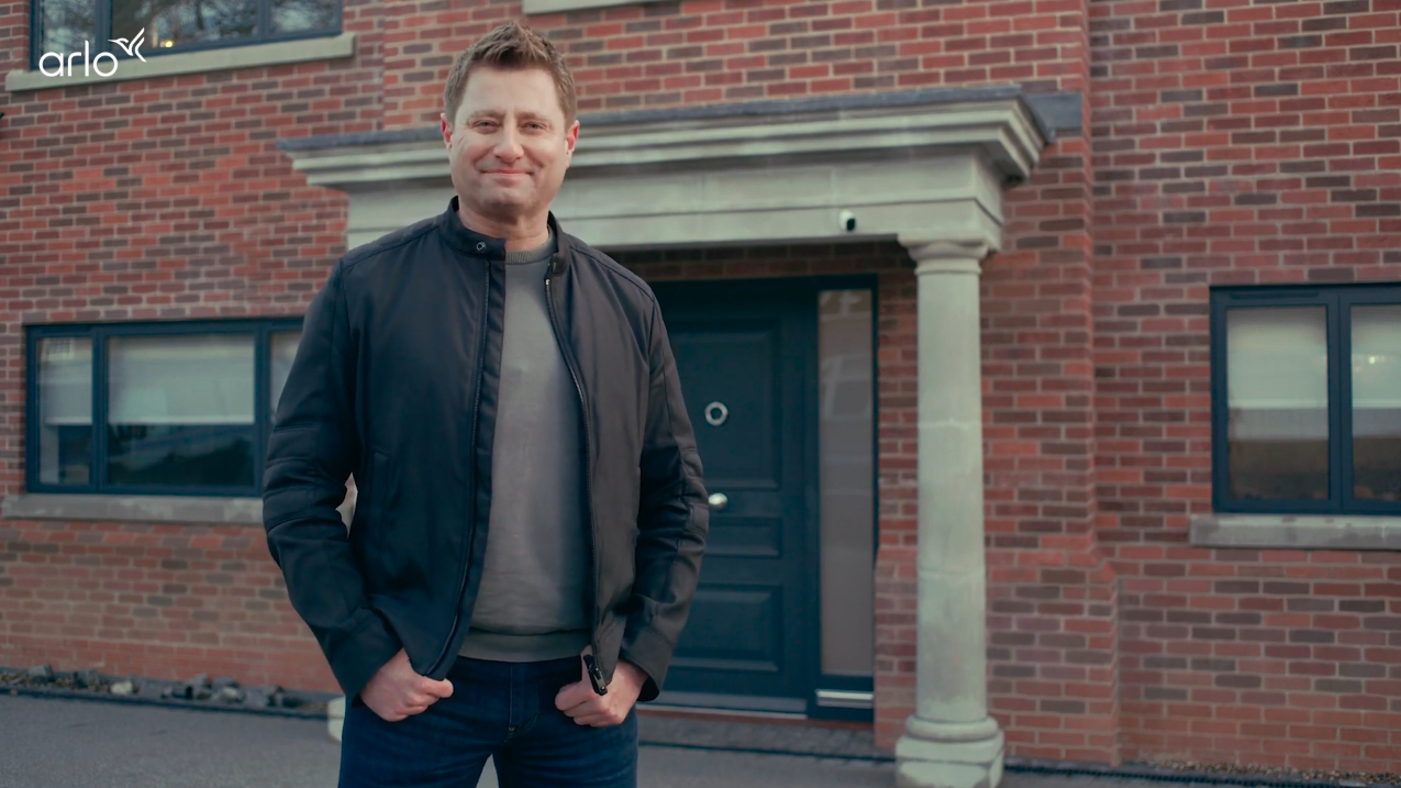 Arlo Ultra 2 Spotlight our most Precise Security Camera | Arlo UK