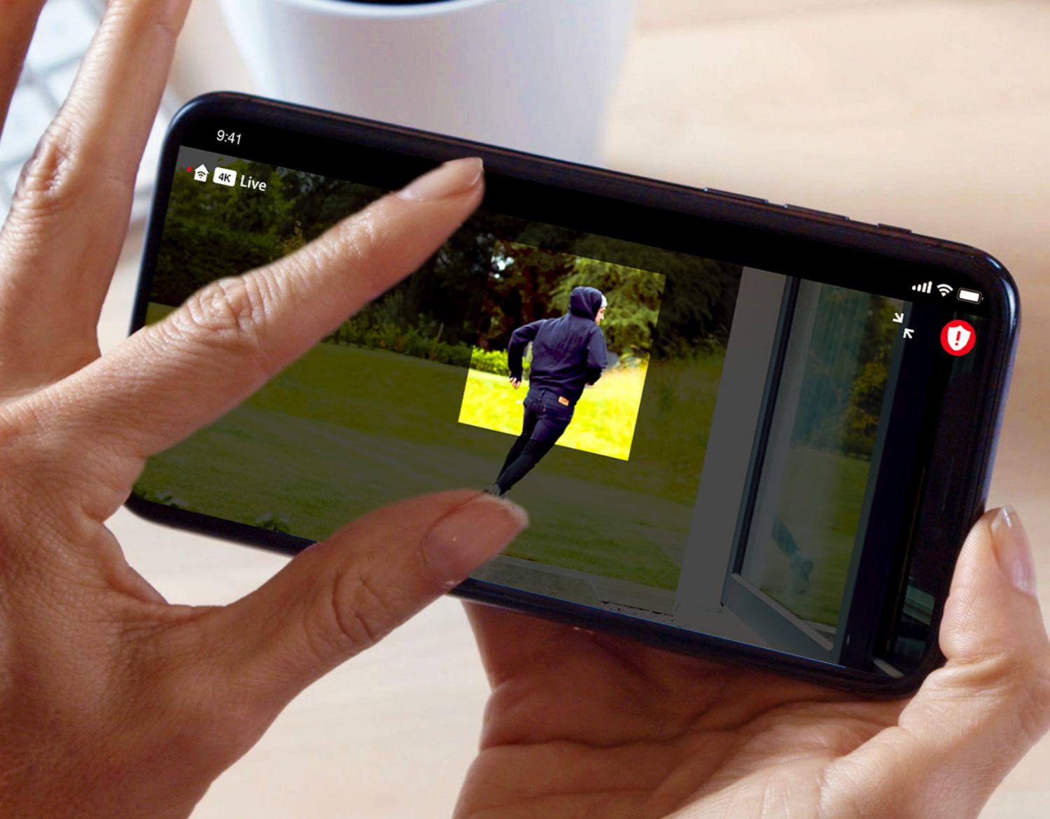 Arlo Ultra 2 Spotlight our most Precise Security Camera | Arlo UK